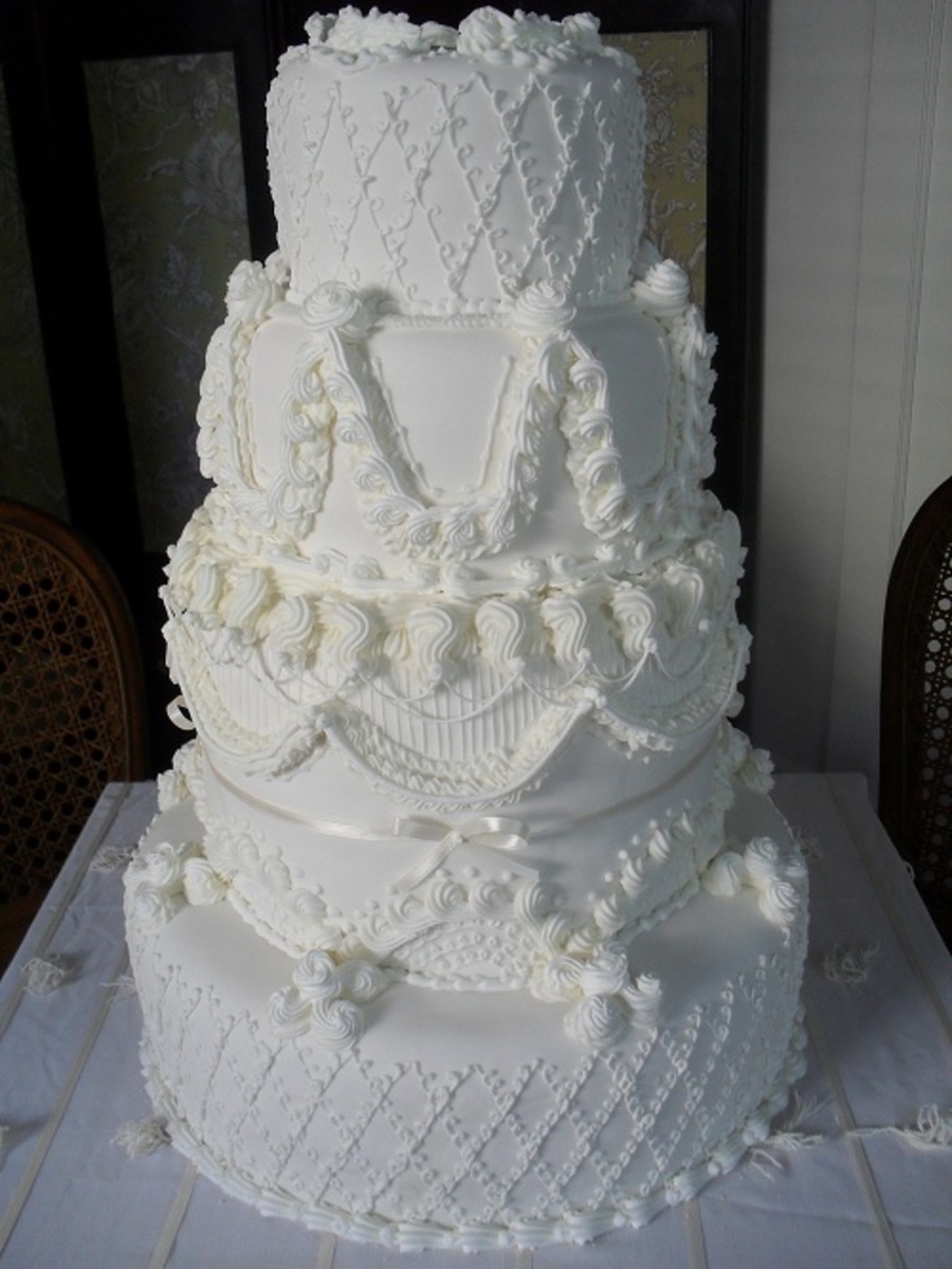 Lambeth Wedding Cake - CakeCentral.com
