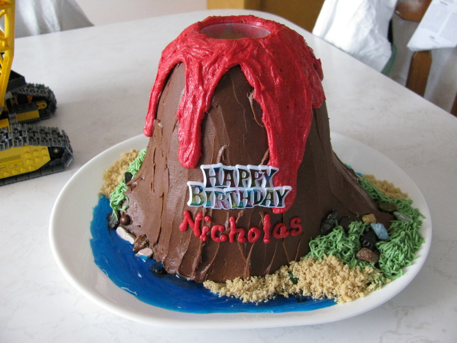 Volcano Cake - CakeCentral.com