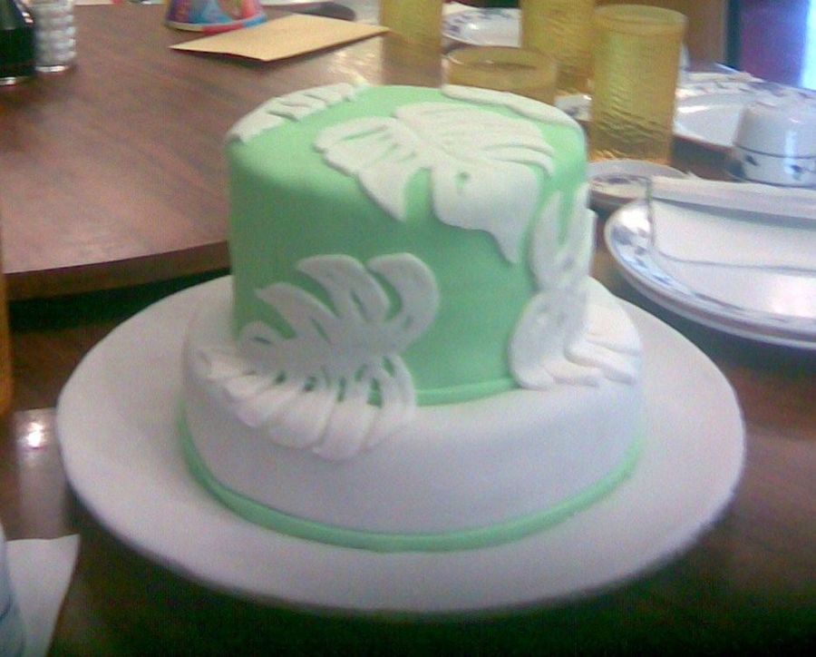 Round Cake With Laua'e Design - CakeCentral.com