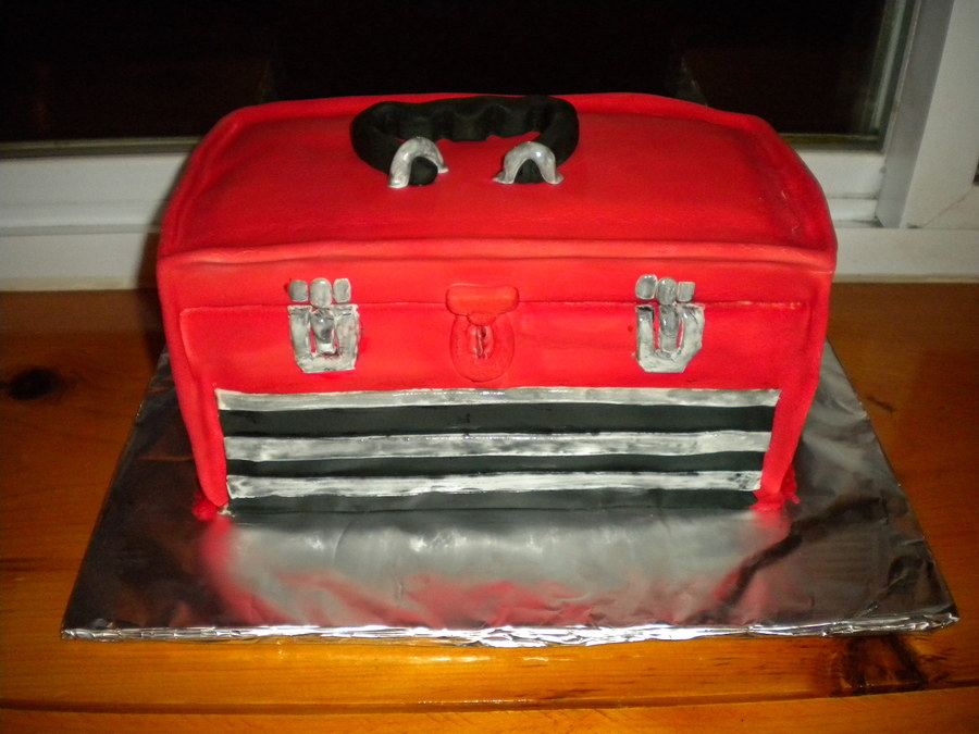 Toolbox Cake - CakeCentral.com