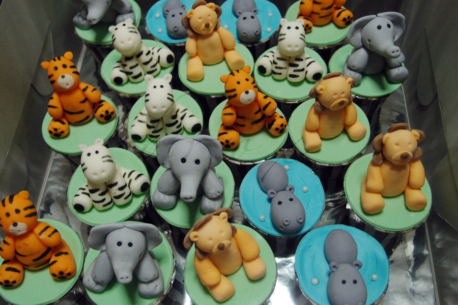 Jungle Safari Theme - CakeCentral.com