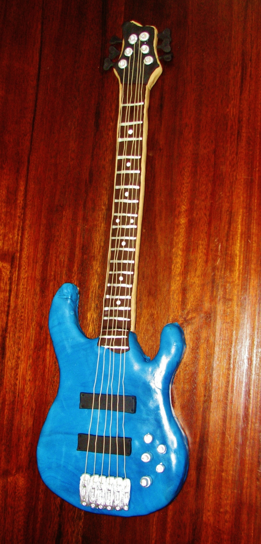 Bass Guitar Cake - CakeCentral.com