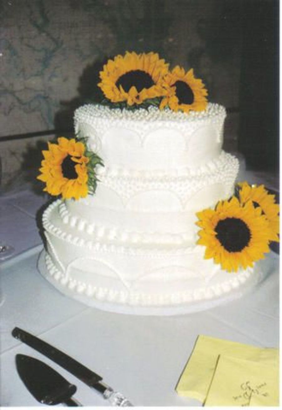 Sunflower Cake - CakeCentral.com