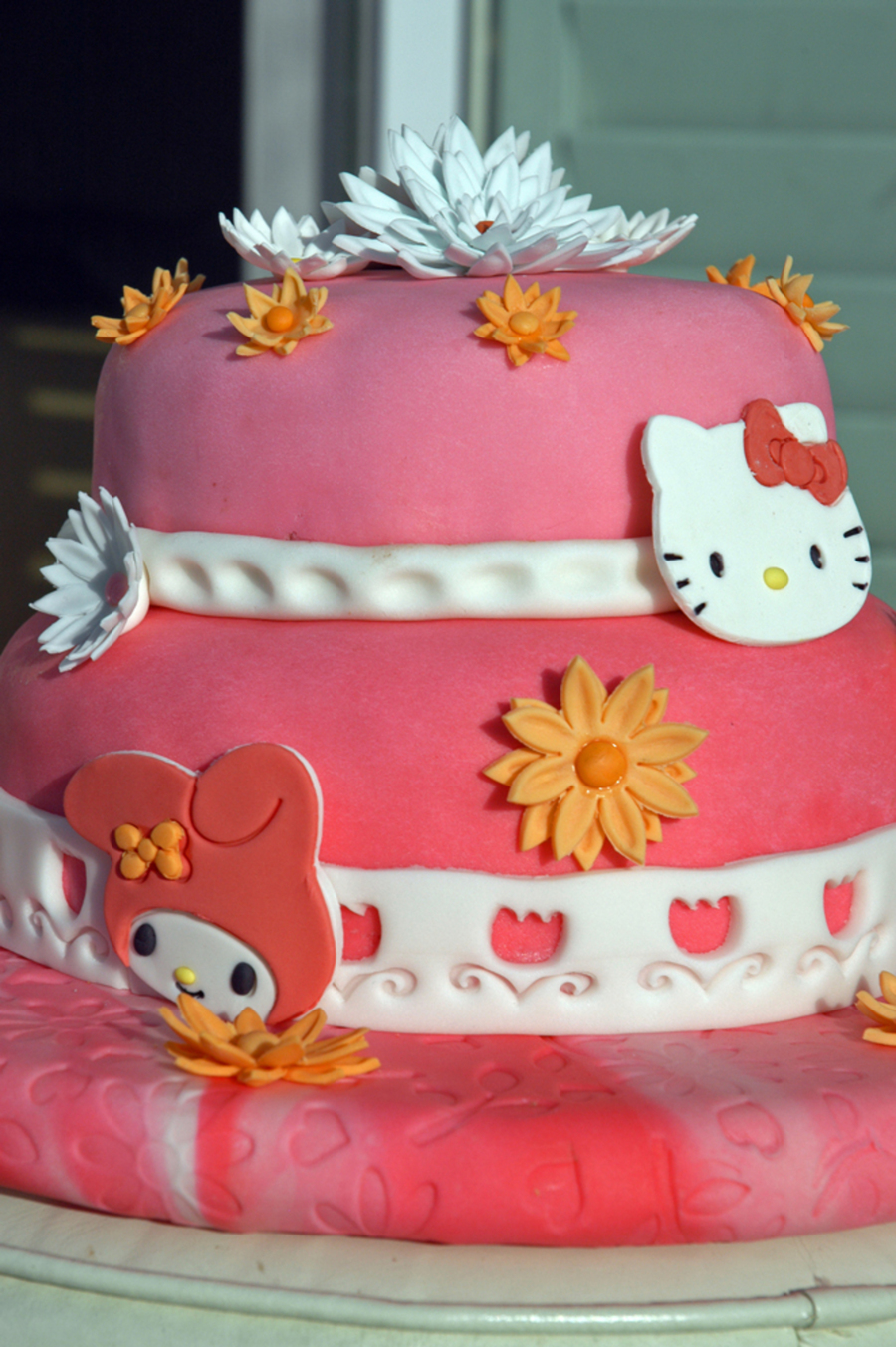 Hello Kitty Fondant Cake - CakeCentral.com