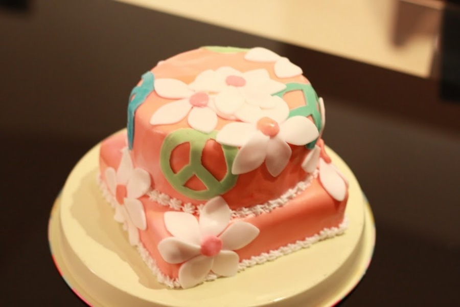 Hippie Birthday Cake - CakeCentral.com