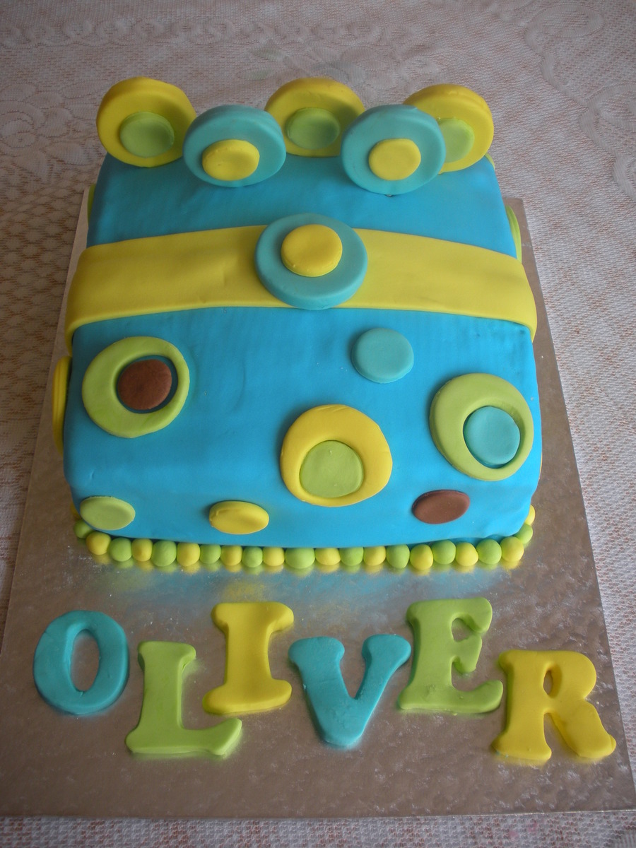 Retro Dot Cake - CakeCentral.com