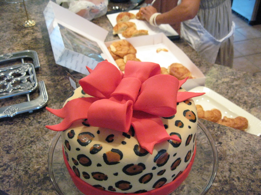 Leopard Cake - CakeCentral.com