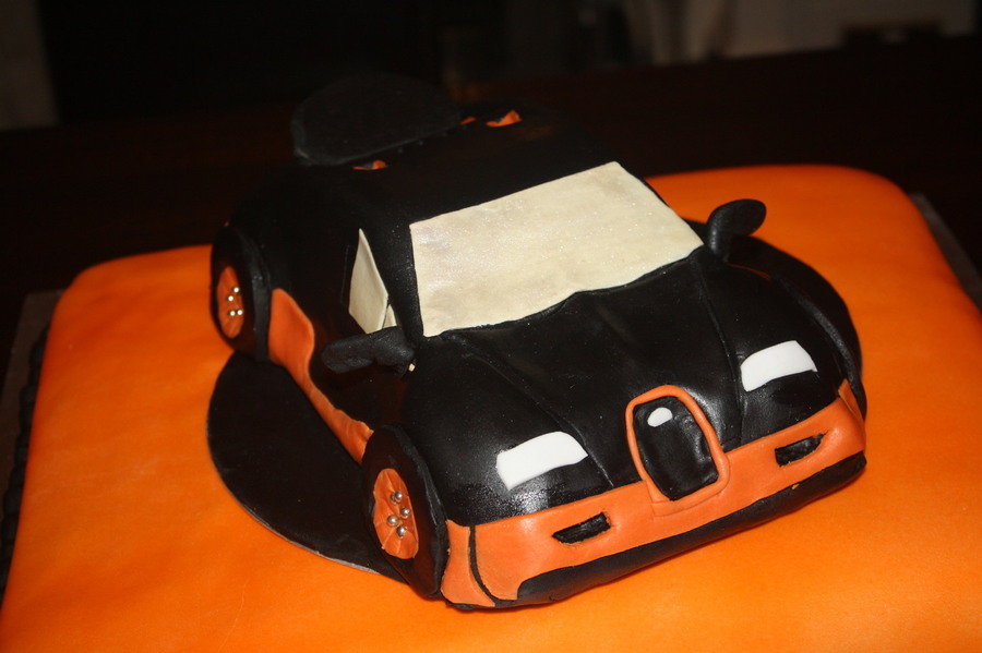 Bugatti Veyron Super Sports Car. Bespokecakesbyetam - CakeCentral.com