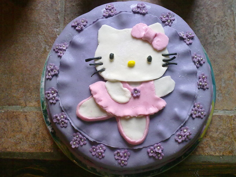 Emilia - CakeCentral.com