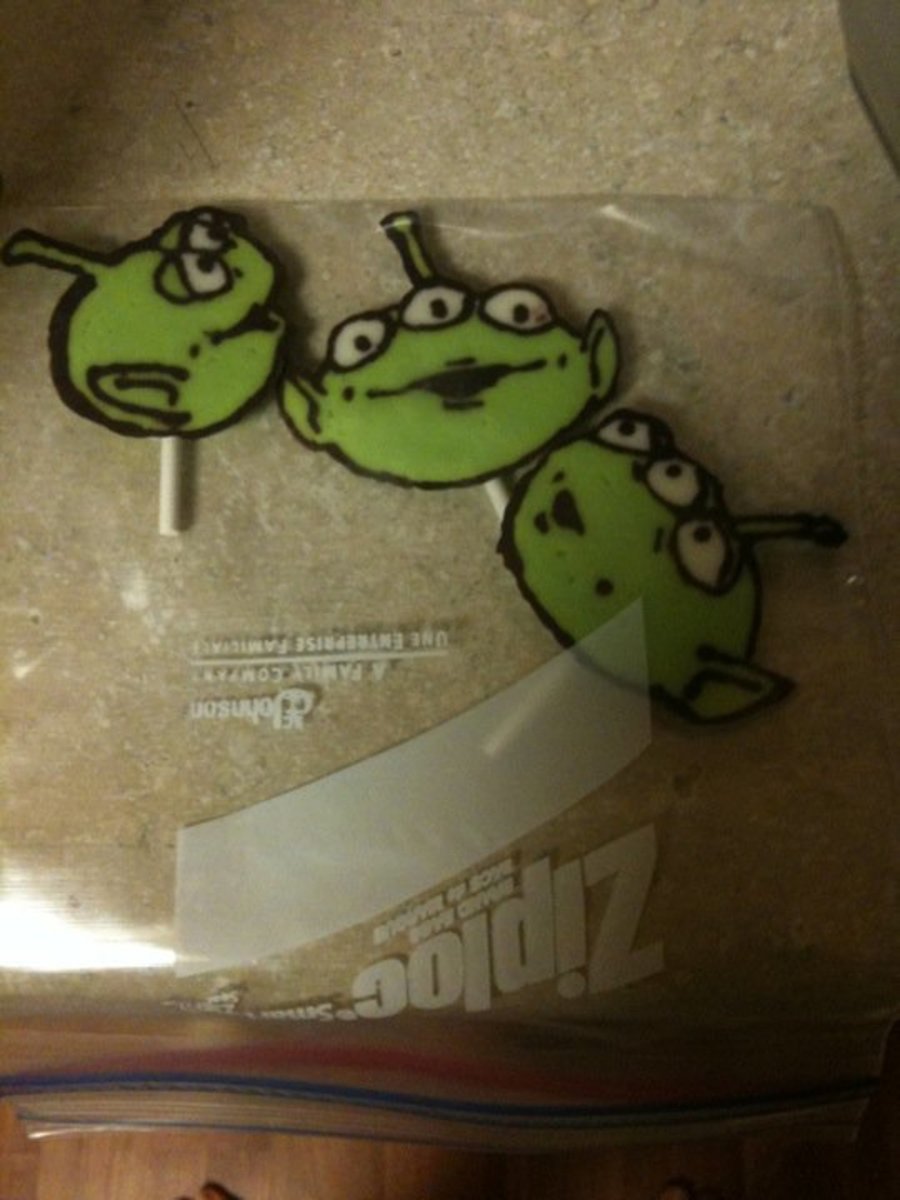 Toy Story Claw Cake - CakeCentral.com