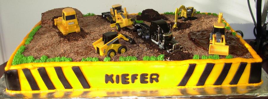 Construction Site Cake - CakeCentral.com