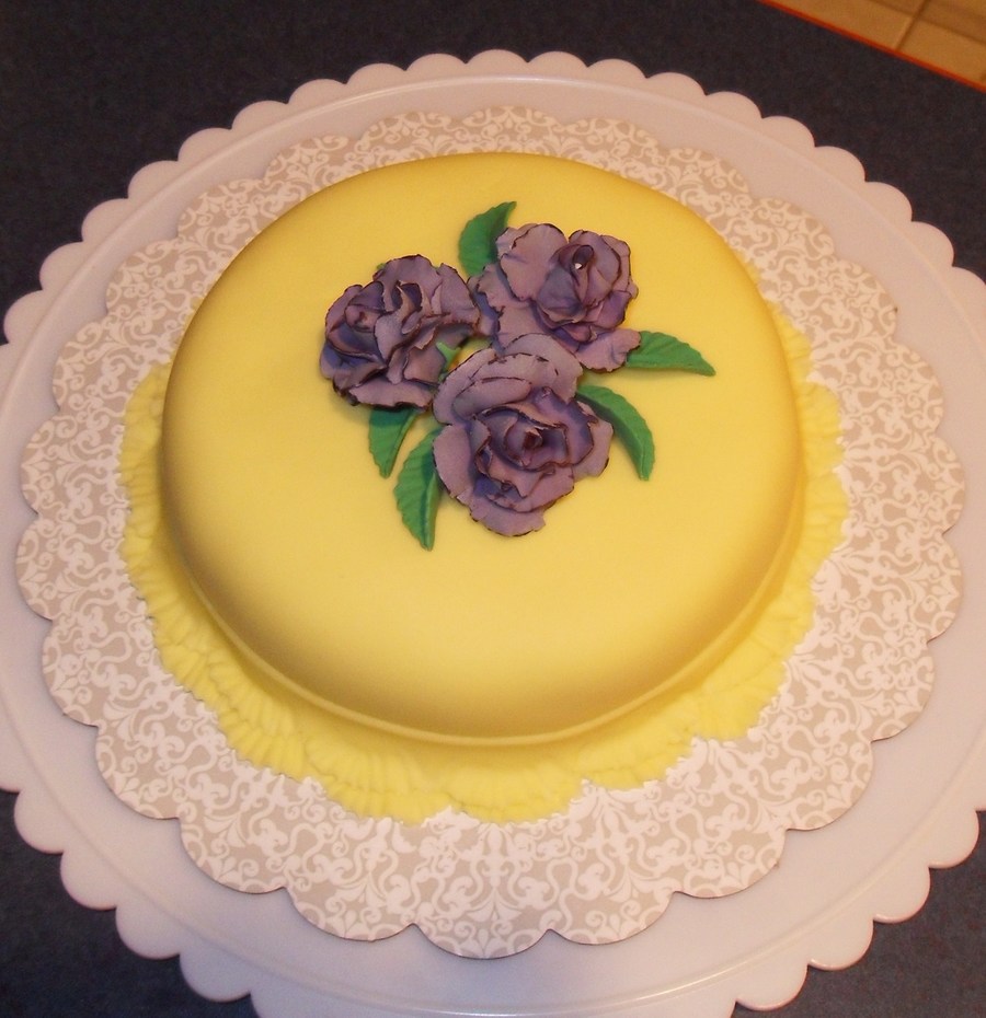 Final Cake For Fondant Class - CakeCentral.com