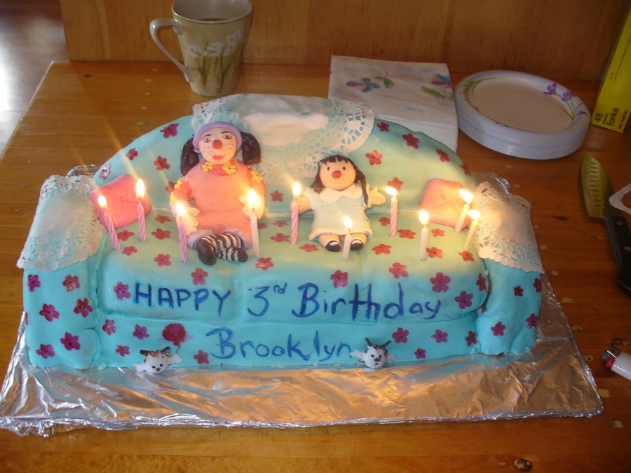 Big Comfy Couch - CakeCentral.com