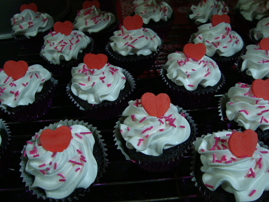 Valentine Cupcakes - CakeCentral.com