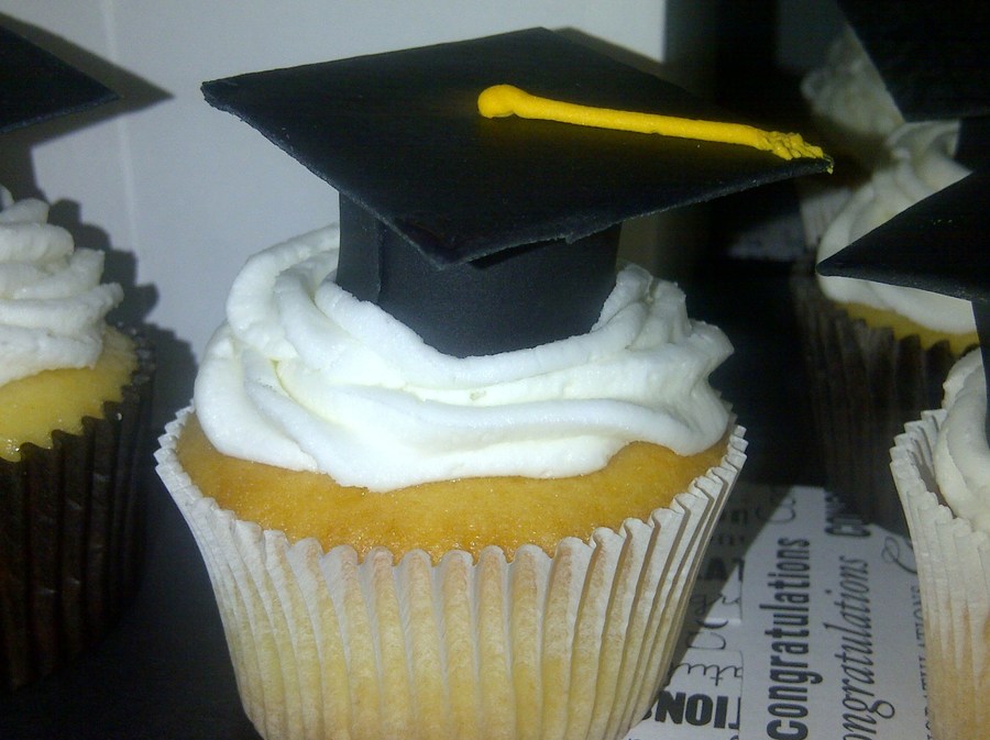 Graduation Cupcakes - CakeCentral.com