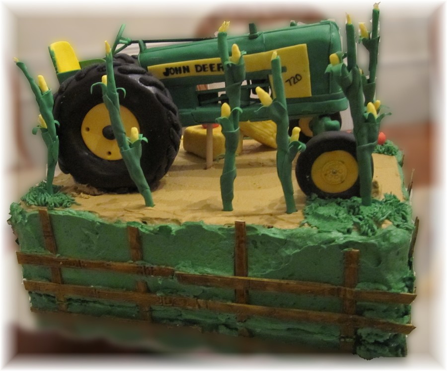 John Deere Cake - CakeCentral.com