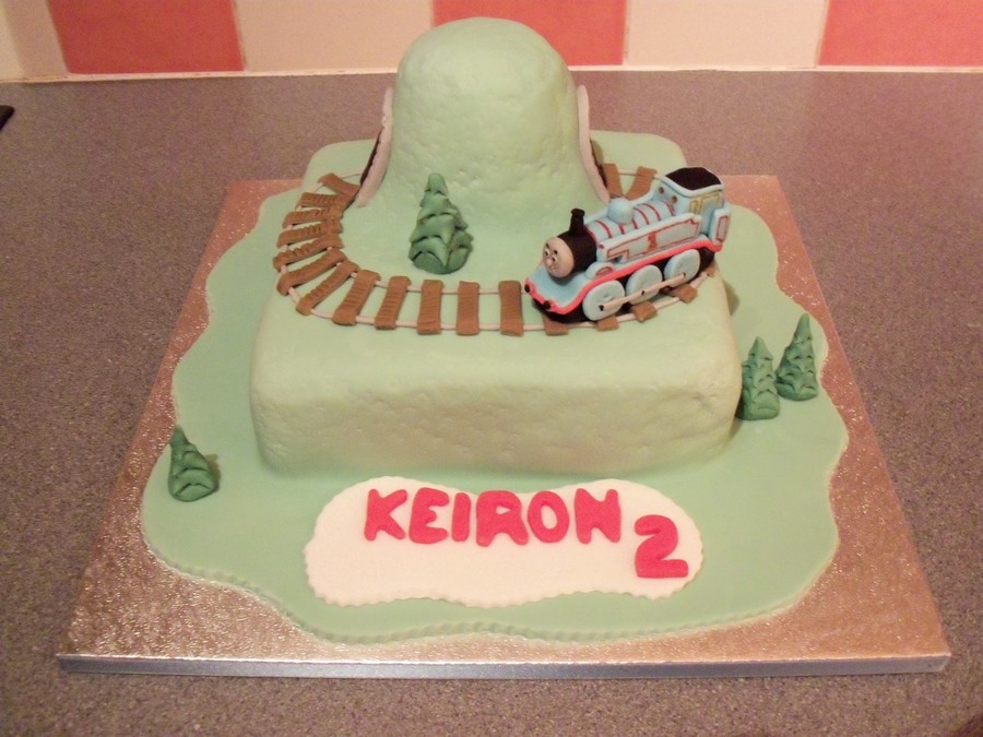 Thomas The Tank Engine Cake - CakeCentral.com