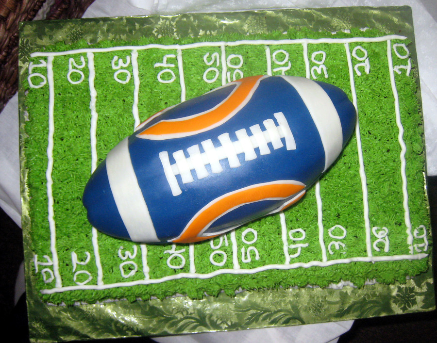 Chicago Bear Football & Football Field - CakeCentral.com