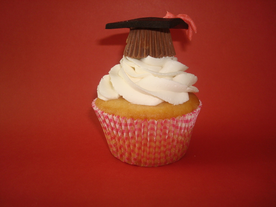 Graduation Cupcake - CakeCentral.com