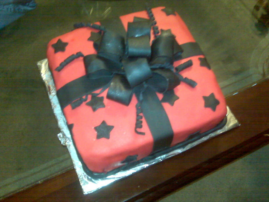 Present Cake - CakeCentral.com