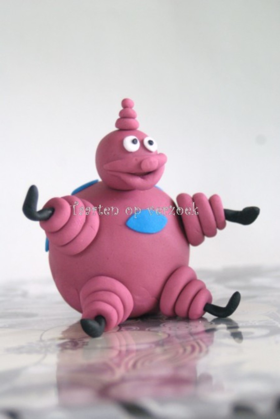 Fantasy Animals Out Of Space - CakeCentral.com