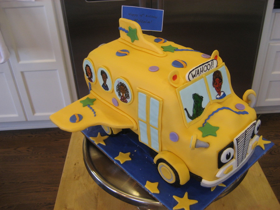 The Magic School Bus Cake - CakeCentral.com