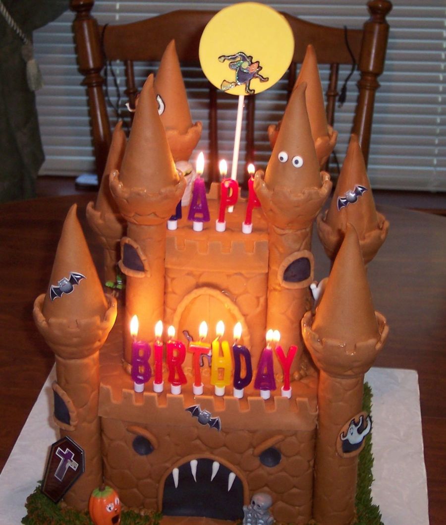 Haunted Castle - CakeCentral.com