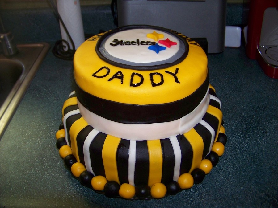 Pittsburgh Steelers Cake - CakeCentral.com