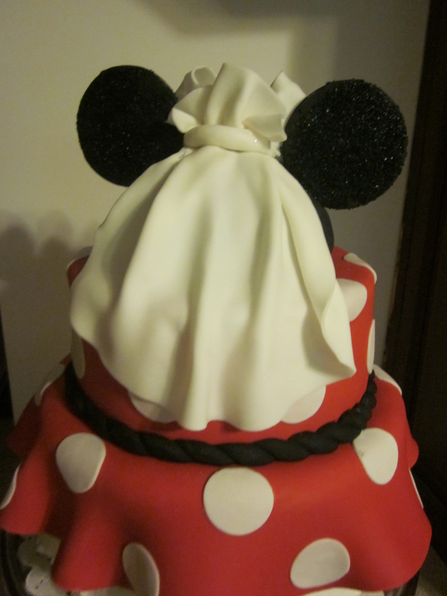 Minnie Mouse Bride - CakeCentral.com