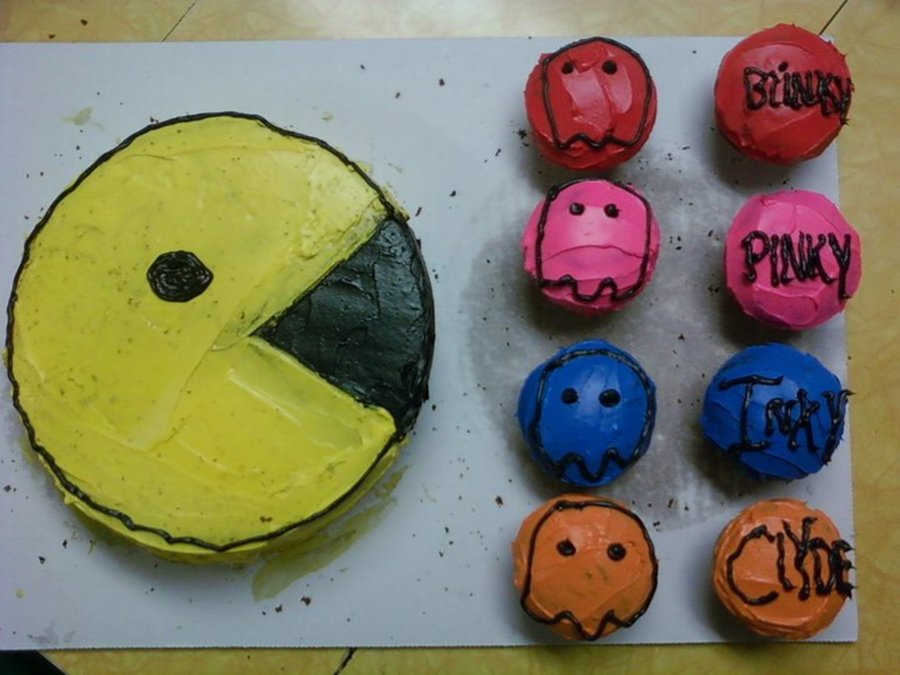 Pacman Cake - CakeCentral.com