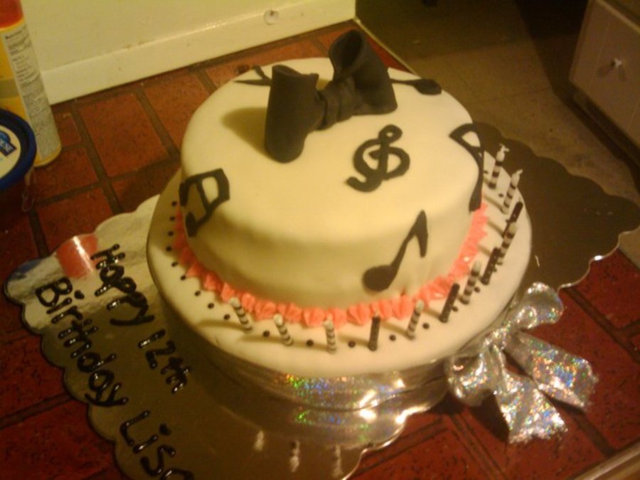 Music Note Cake - CakeCentral.com