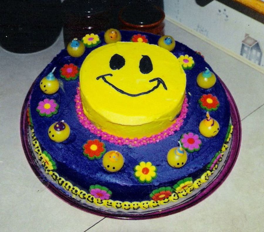 Smiley Face - CakeCentral.com