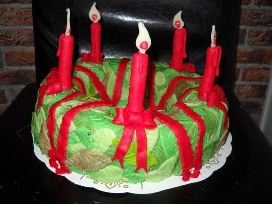 Lucia Cake - CakeCentral.com