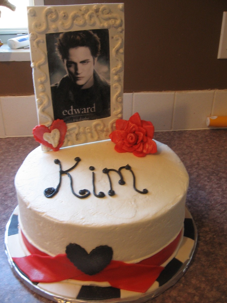 Twilight Cake - CakeCentral.com