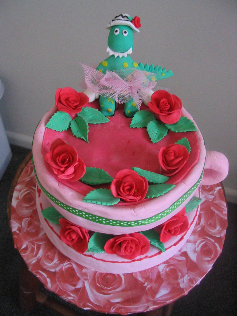 Dorothy The Dinosaur - CakeCentral.com