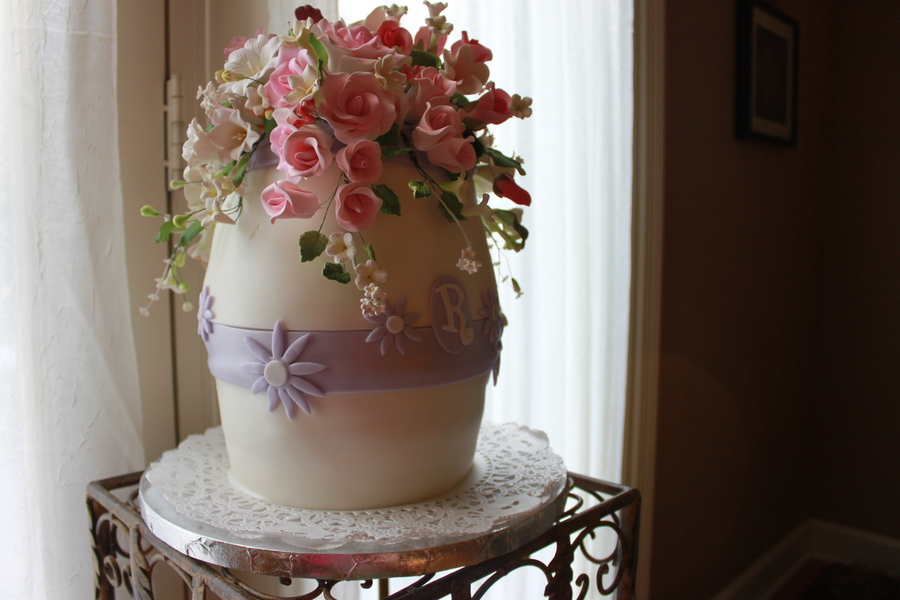 Flower Vase Cake - CakeCentral.com