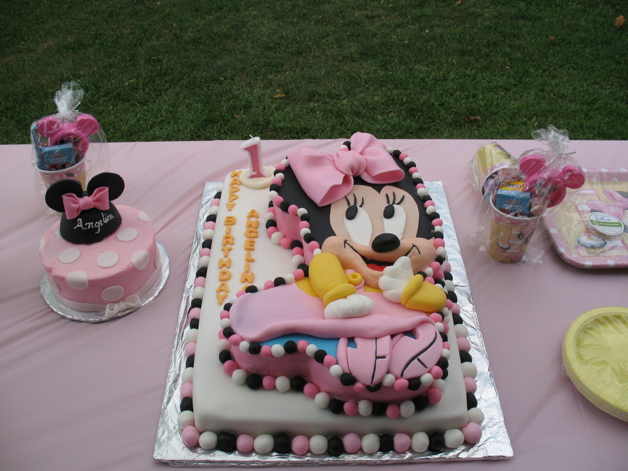 Baby Minnie Mouse Cake - CakeCentral.com