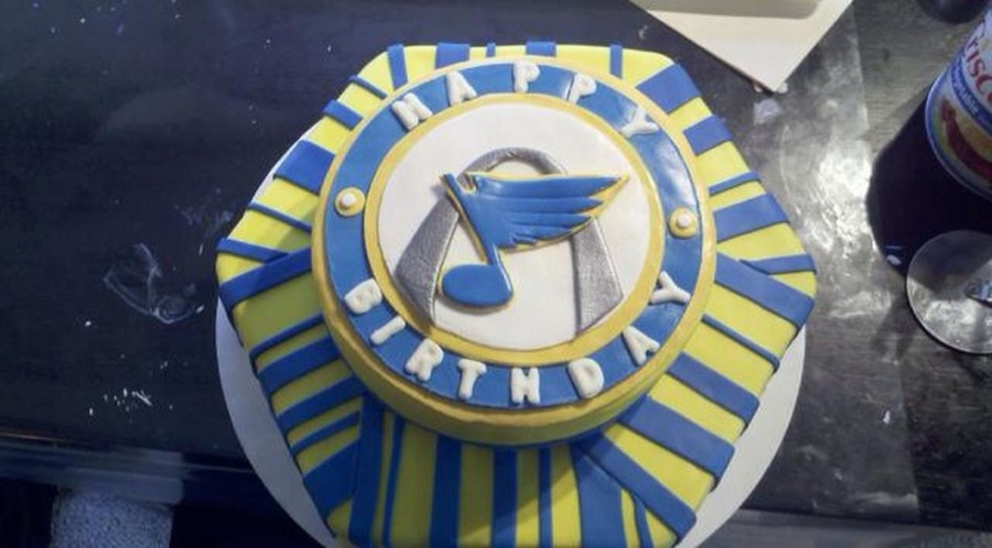 St. Louis Blues Cake - CakeCentral.com