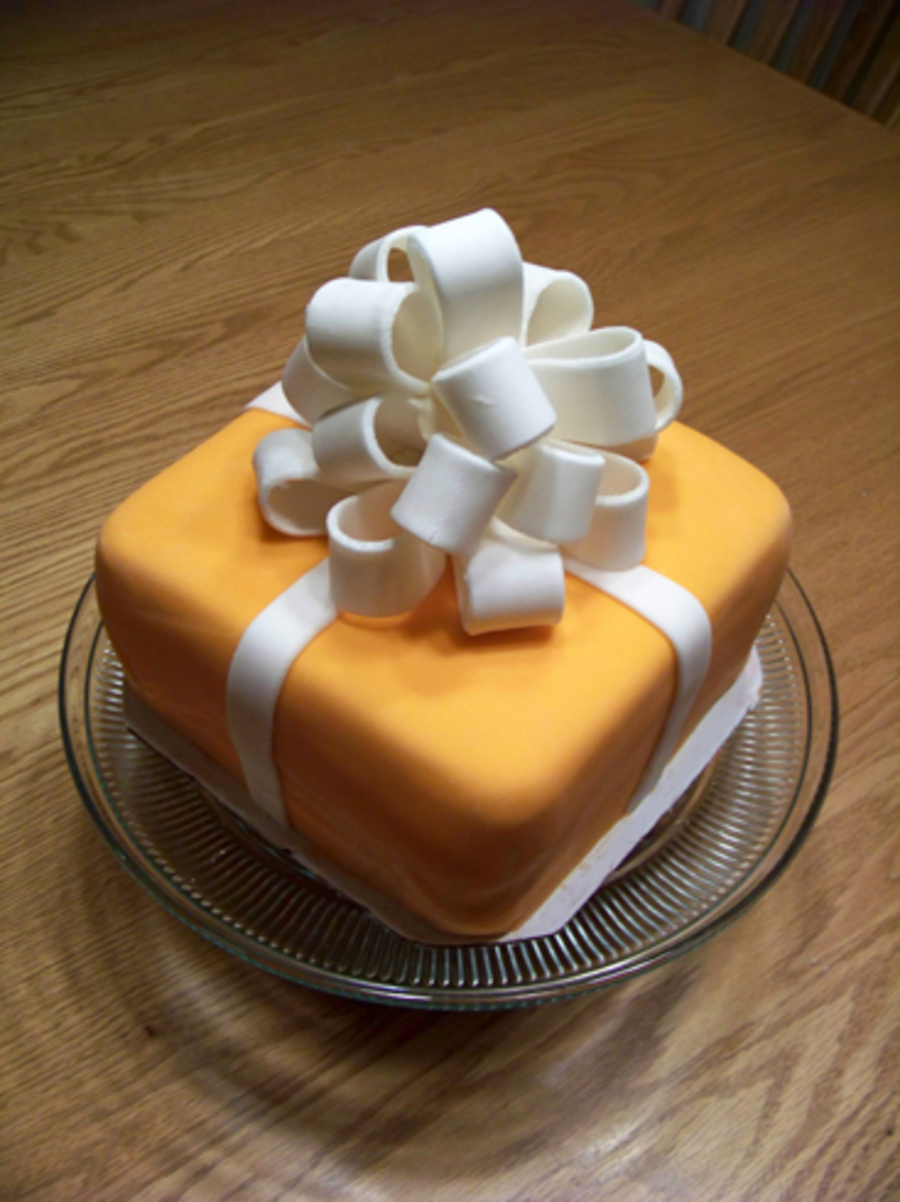 Present Cake - CakeCentral.com