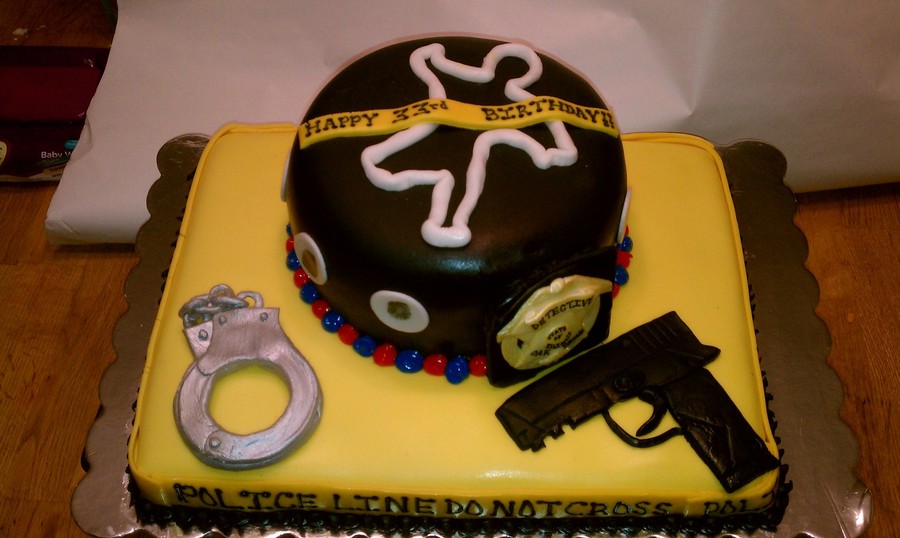Detective Cake - CakeCentral.com