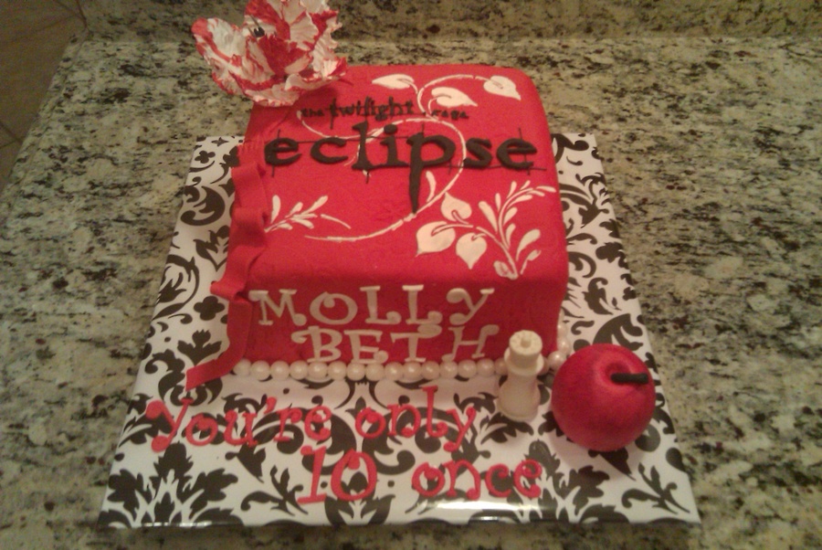 Twilight/eclipse Cake - CakeCentral.com