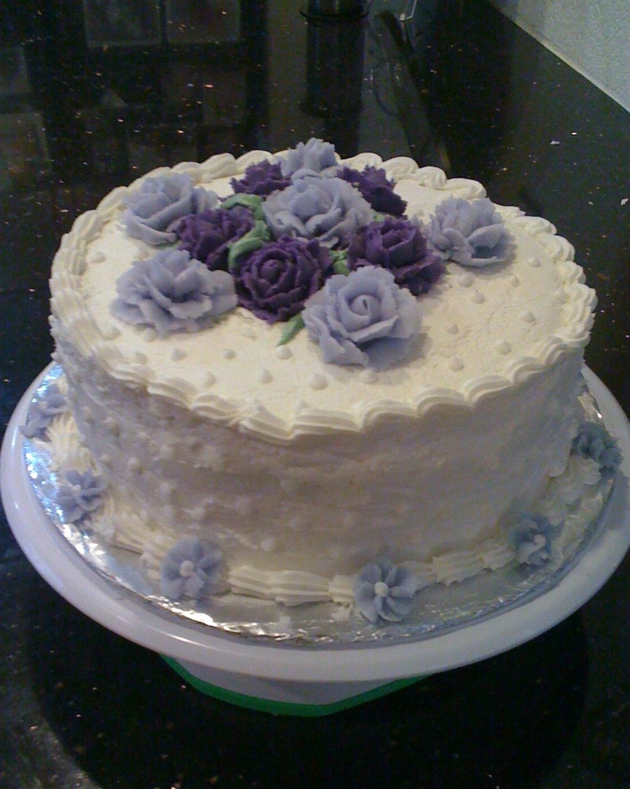 Round Cake With Flowers - CakeCentral.com