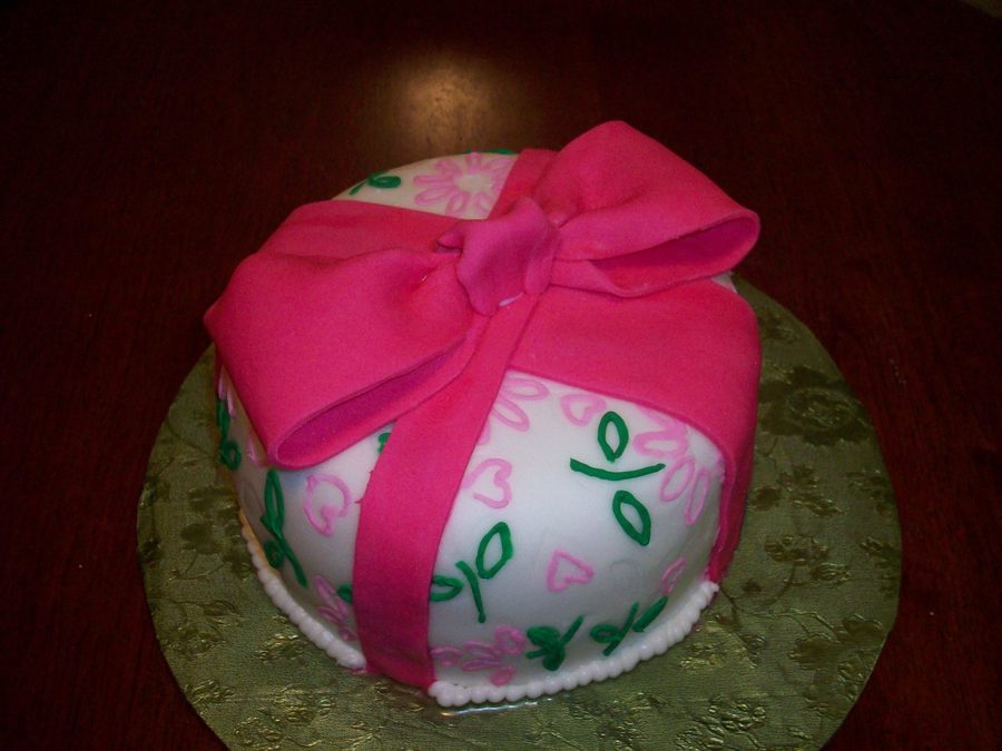 Present Cake - CakeCentral.com