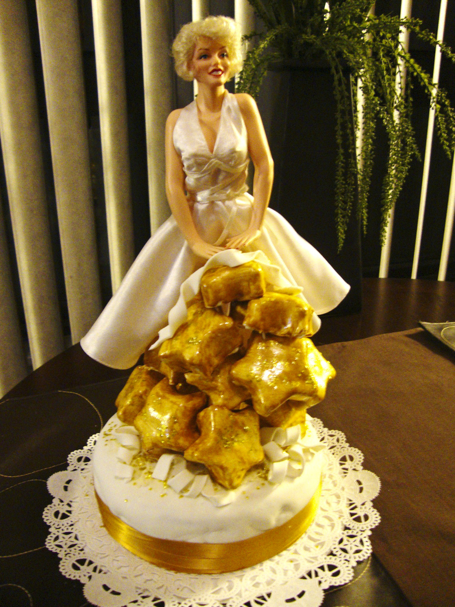 Marilyn Monroe Birthday Cake - CakeCentral.com