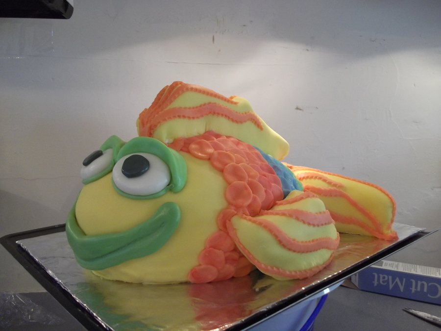 Rainbow Fish Cake - CakeCentral.com