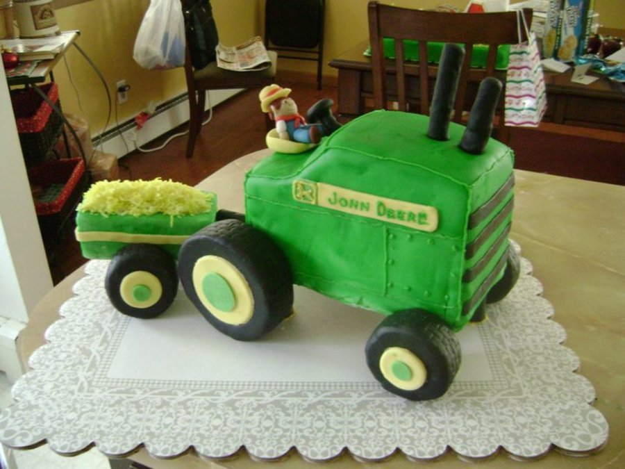 John Deere Tractor - CakeCentral.com