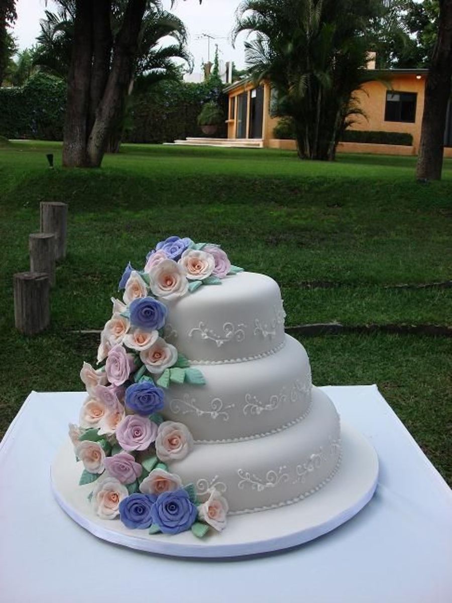 Roses Cascade - CakeCentral.com