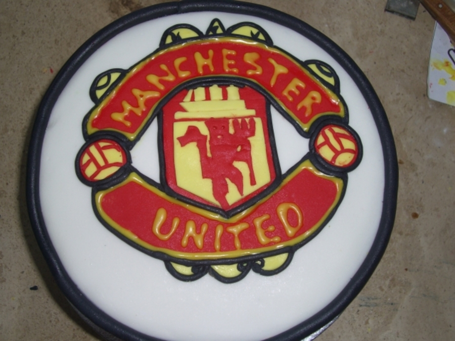 Manchester United Football Club Cake - CakeCentral.com