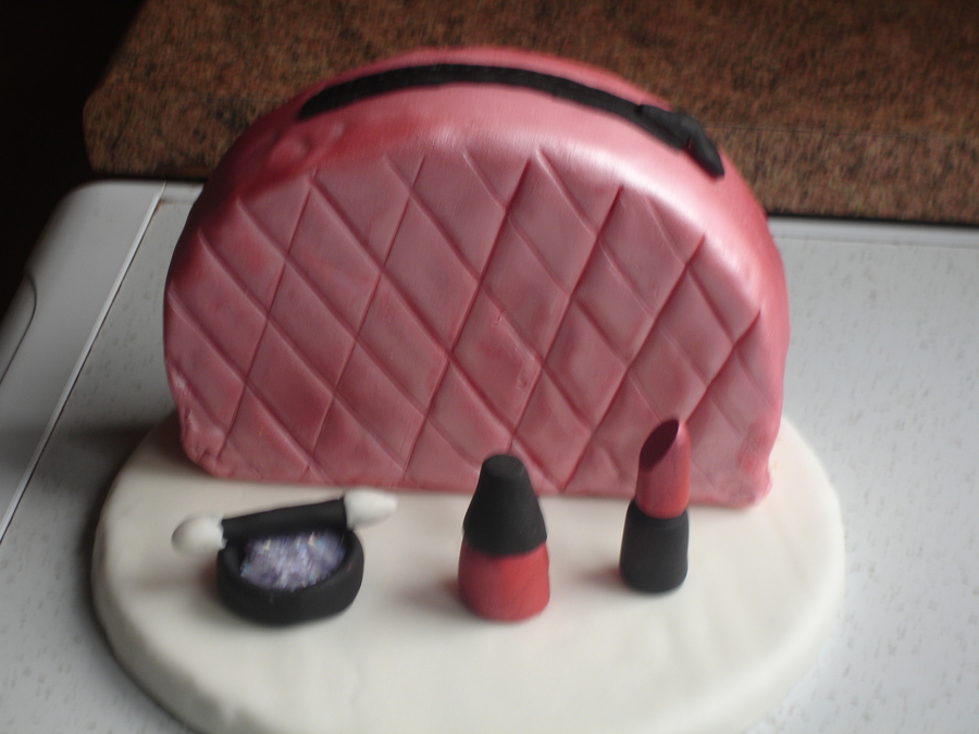 1St Make-Up Bag Cake - CakeCentral.com