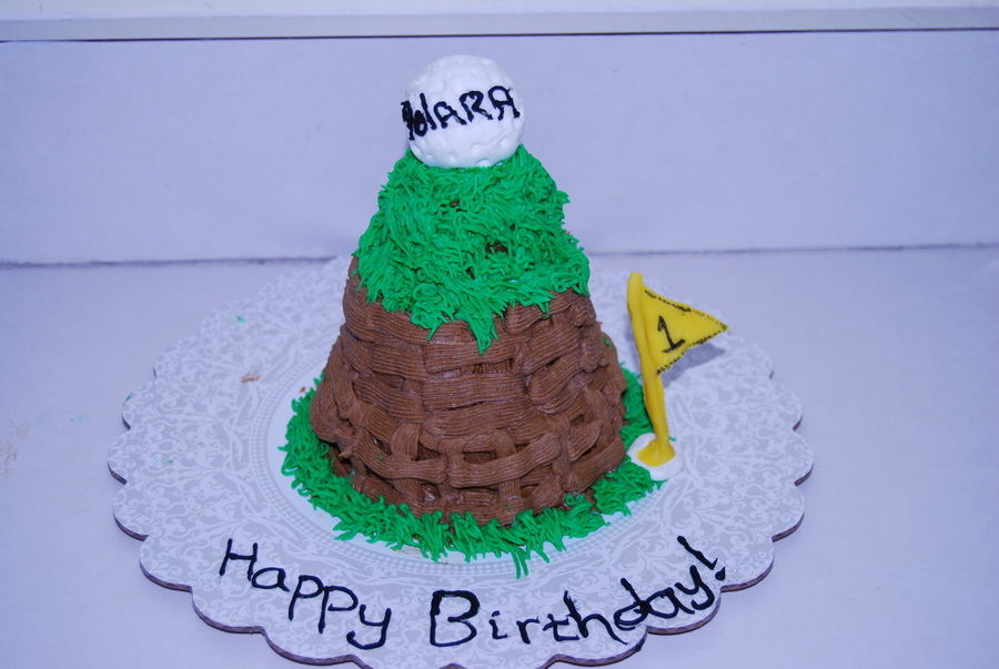 Mini-Cake W/polaris Golf Ball - CakeCentral.com